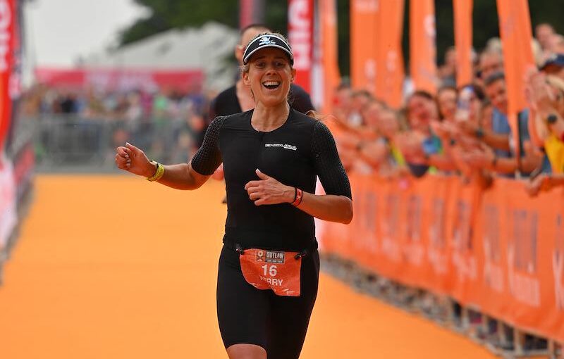 Outlaw Triathlon 2021 debrief: Kerry Hickson smiles to victory - Elite ...