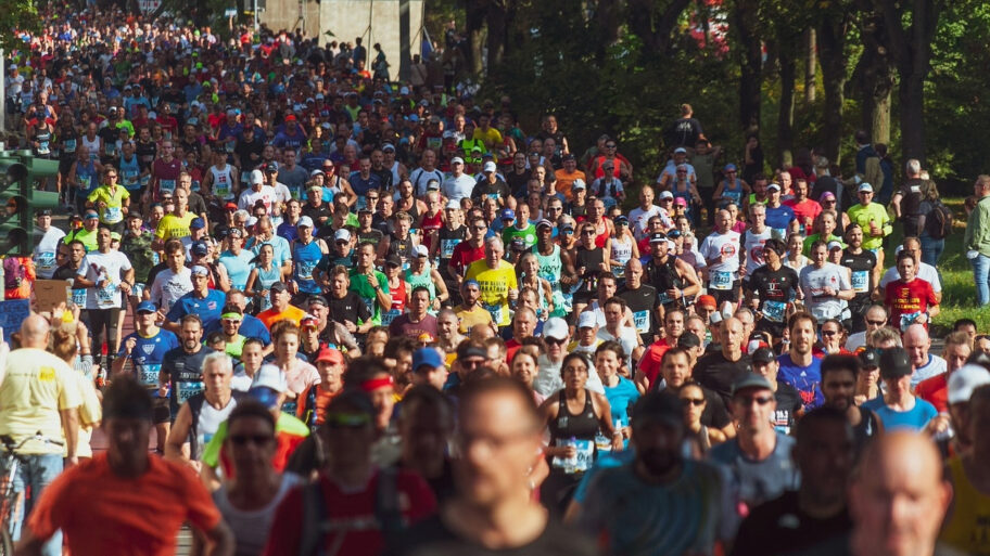 What is a good marathon time? Average and elite times for runners and ...